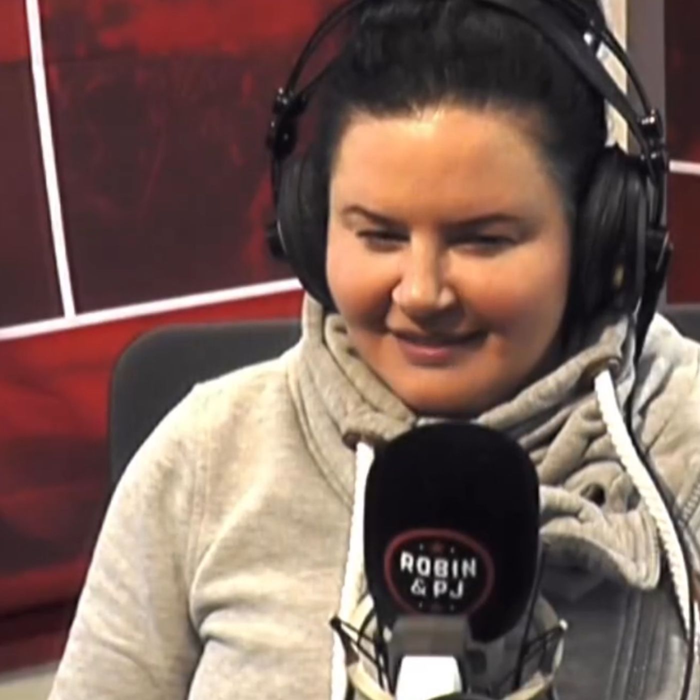 Robin's Giant Spider Dilemma - Seekr