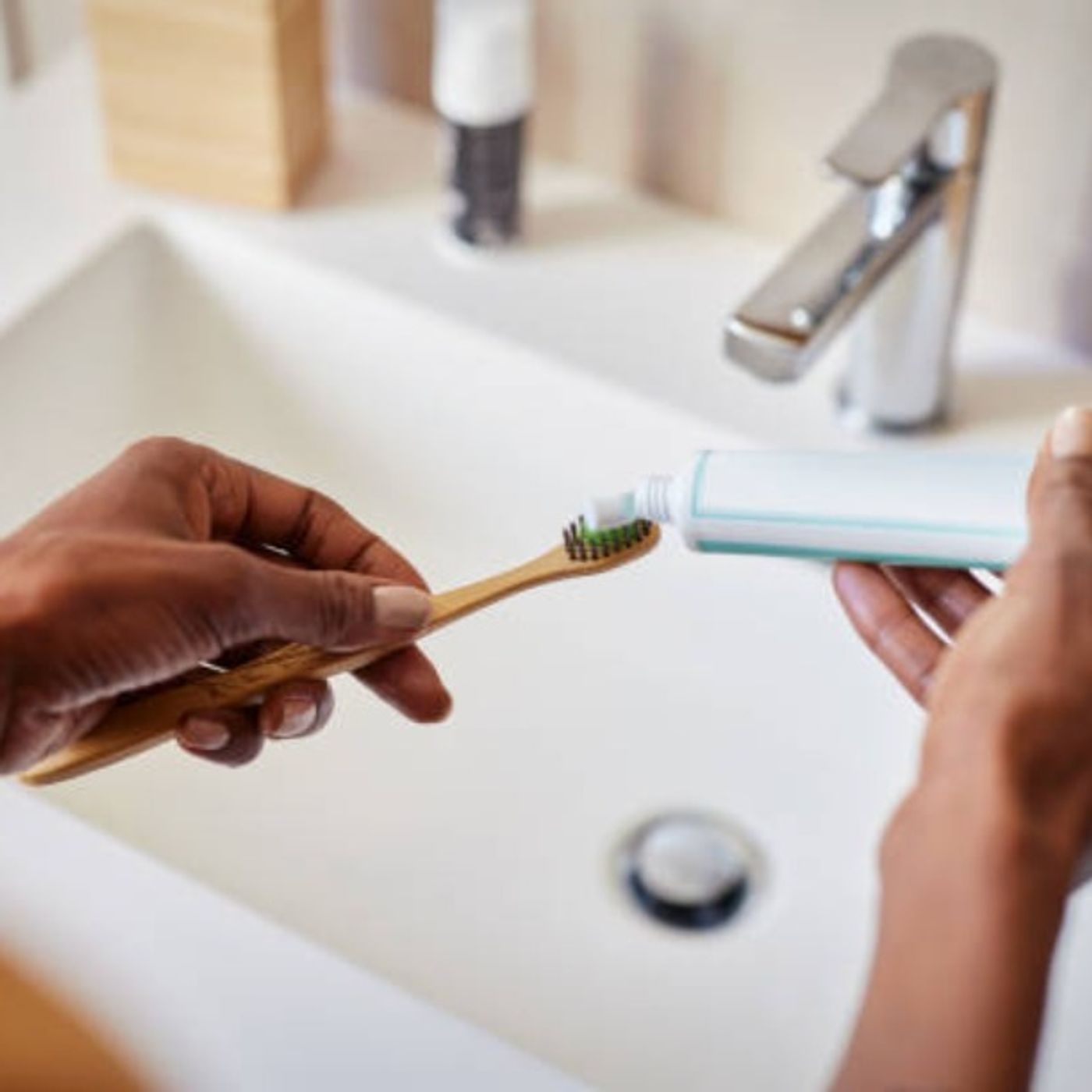 Is It Gross To Share Toothpaste? - Seekr